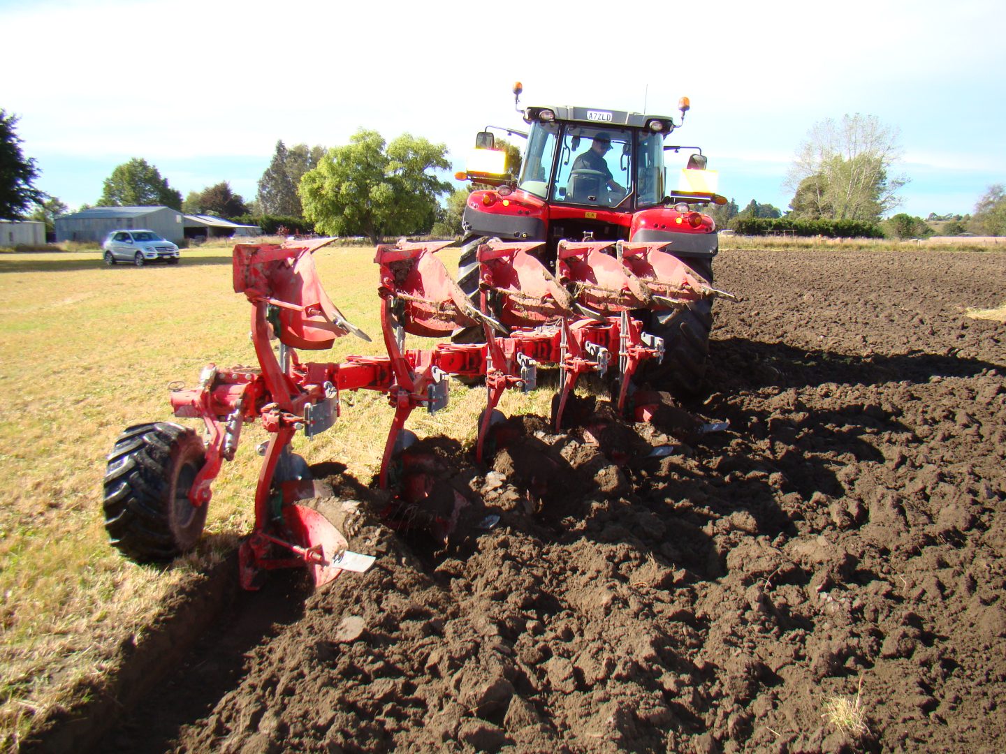 Unia Ploughs – Paul Wilkins Tractors Ltd